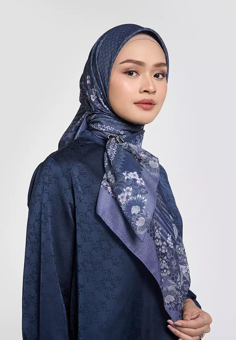 Jual KAMI Kami Athemina Signature Scarf Navy Original 2025 | ZALORA ...