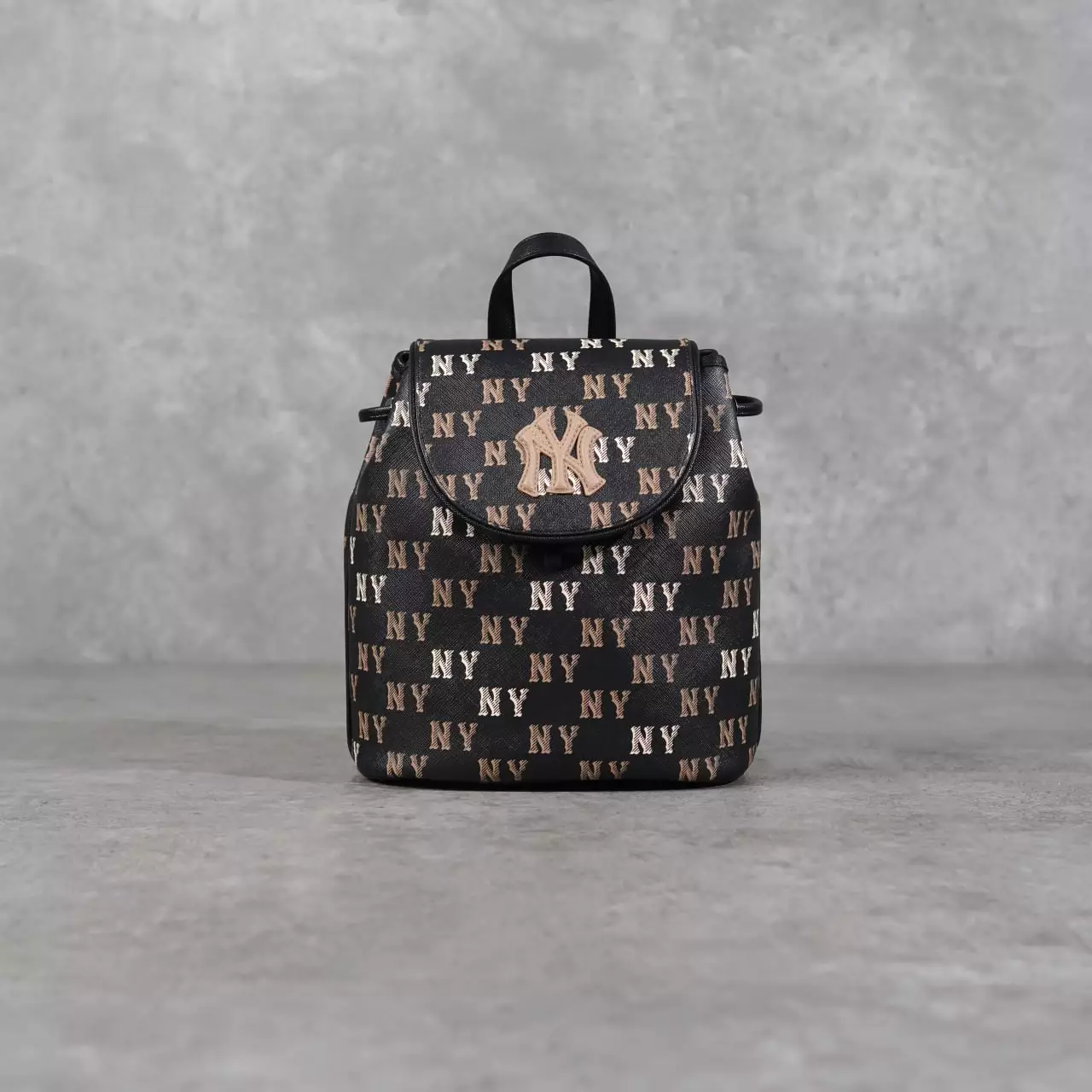 Jual MLB Tas MLB NY FLOCKED MONOGRAM GOLD BLACK FLAP BACKPACK 100% ...