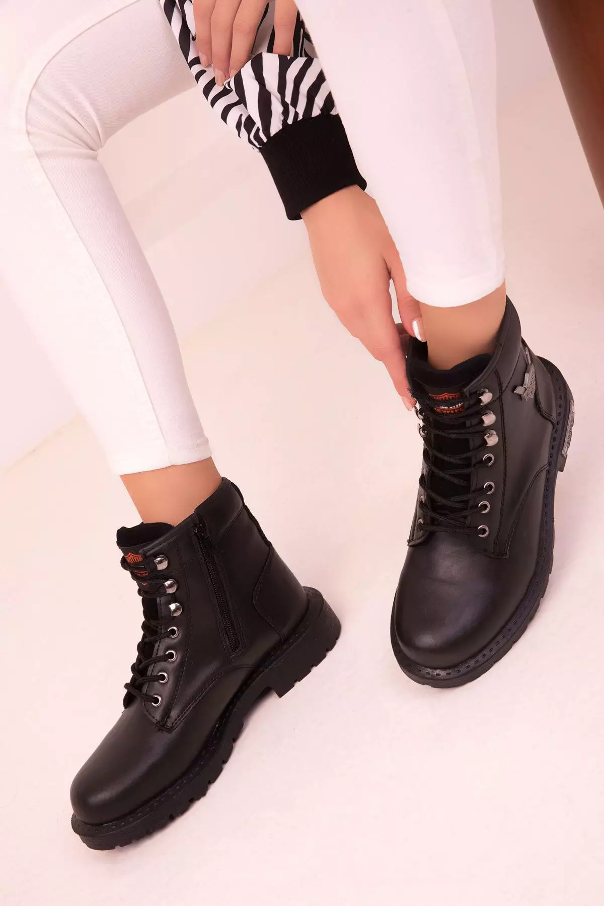 Jual Soho Patch Combat Ankle Boots Original 2024 | ZALORA Indonesia