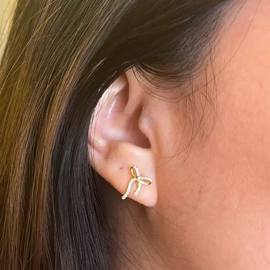 Jual ISAGO ISAGO Pave Bow Studs Original 2025 | ZALORA Indonesia