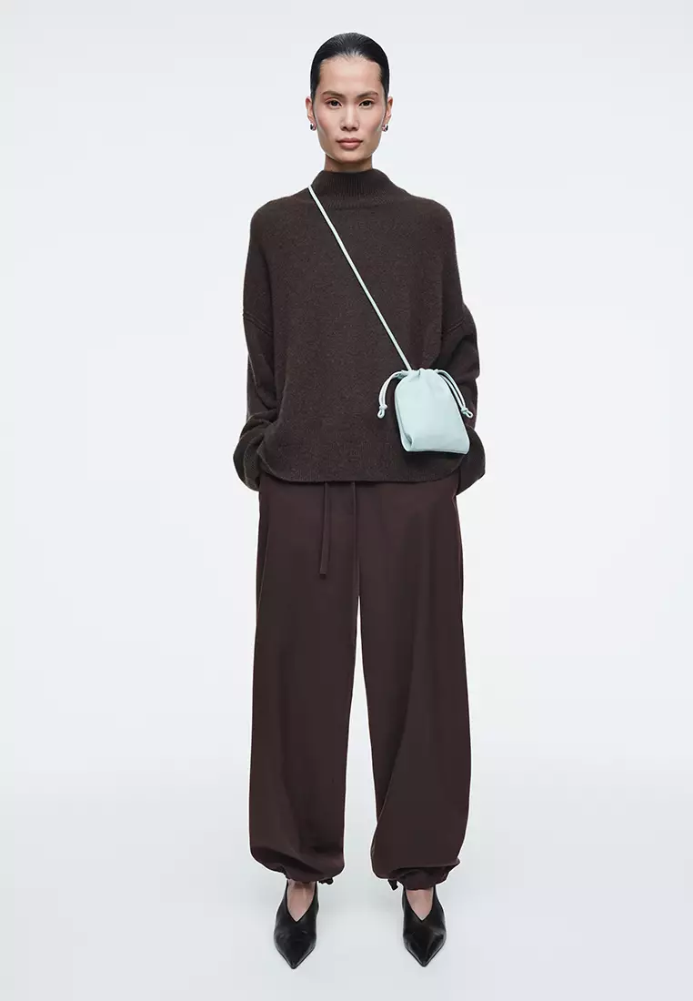 COS Cavatelli Phone Pouch - Leather 2025 | Buy COS Online | ZALORA Hong ...