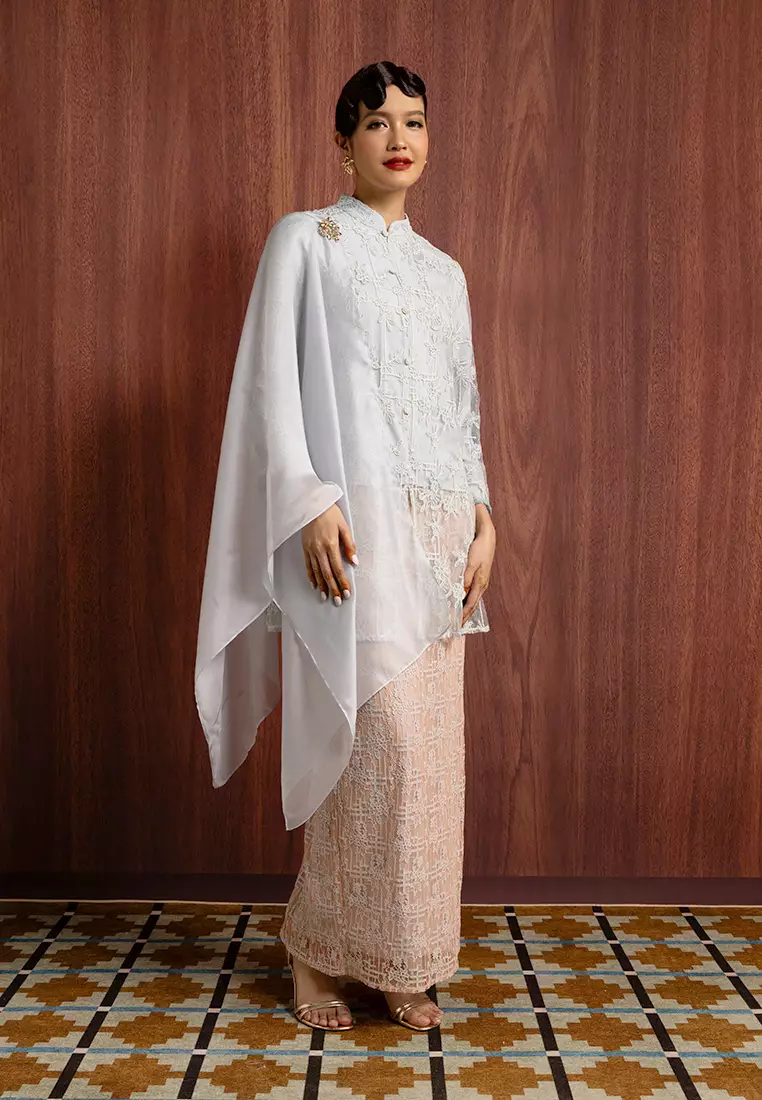 Buy Zalia AMELIA LOOSE KEBARUNG SET WITH SHAWL 2026 Online | ZALORA