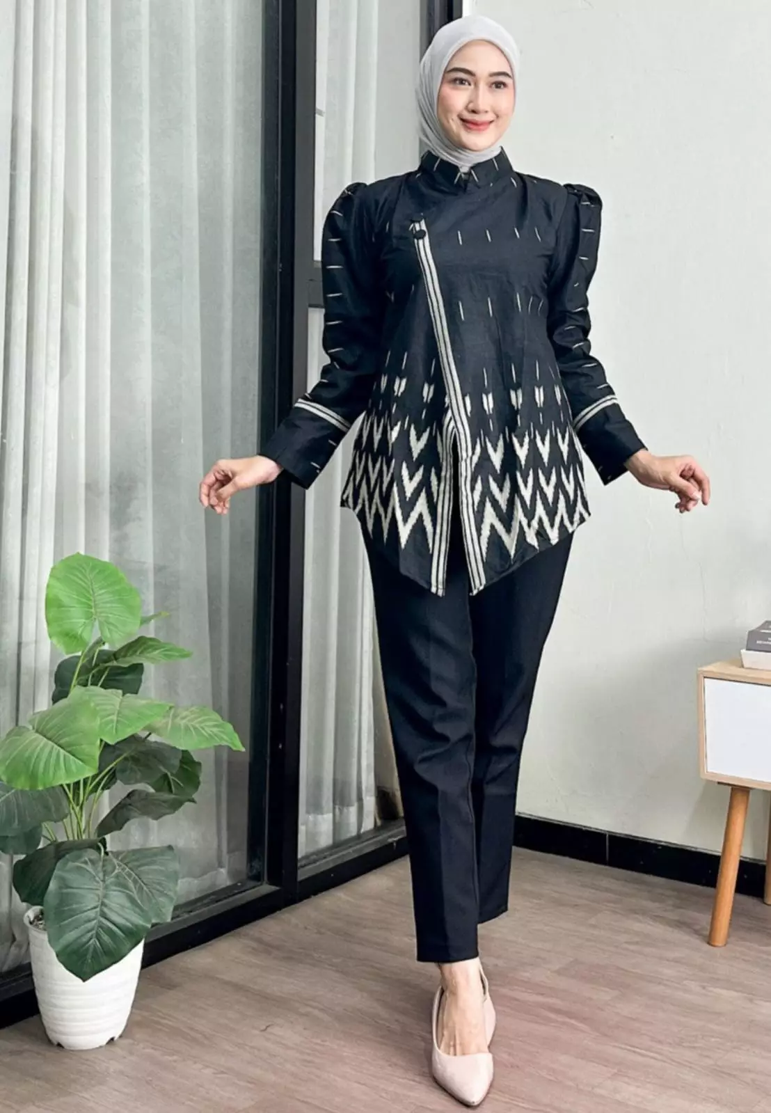 Jual Batik Mayung Blouse Batik Azurra Hitam Premium ALN Original 2025 ...