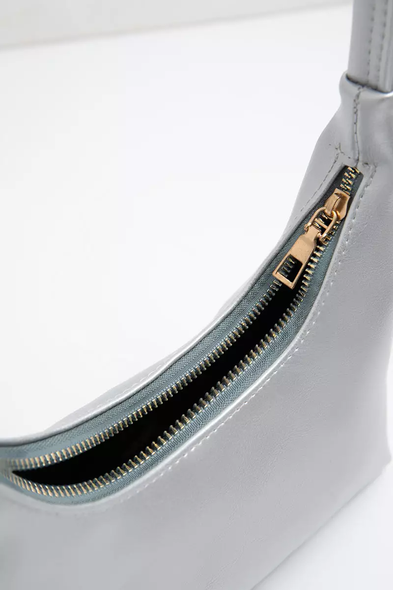 Jual Berrybenka Label Tekka Carla Hand Bag Silver Original 2025 ...