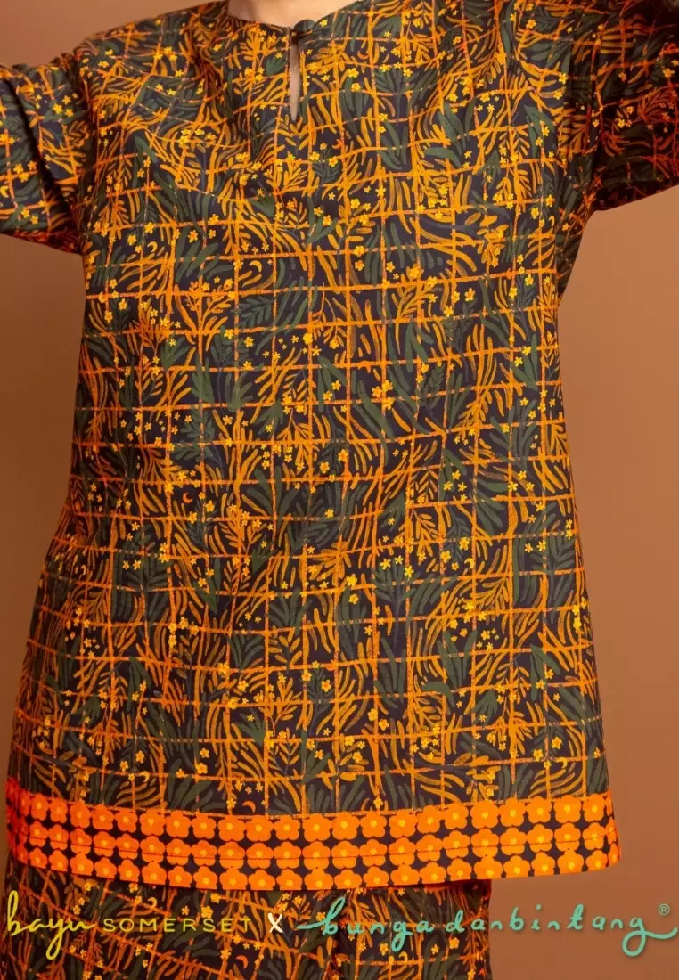 Buy Bayu Somerset (BS X Bunga dan Bintang) Ayu Kurung in Black Online | ZALORA Malaysia