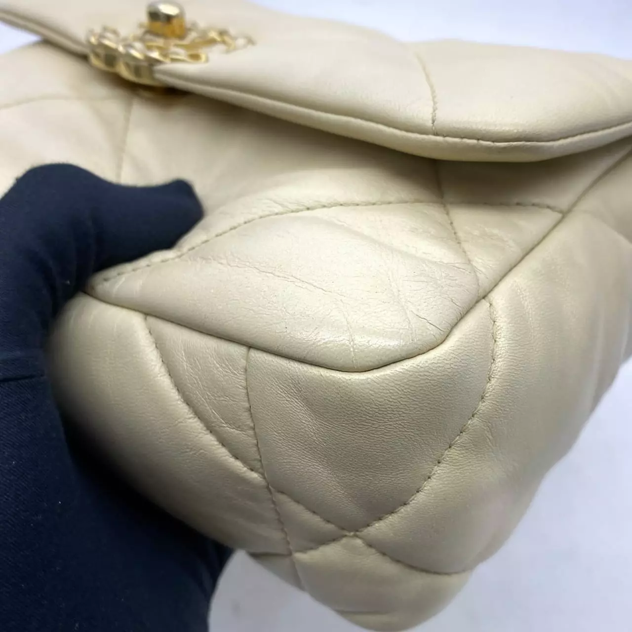 Jual Chanel Pre-loved Chanel 19 Small Beige GHW #31 Original 2025 ...