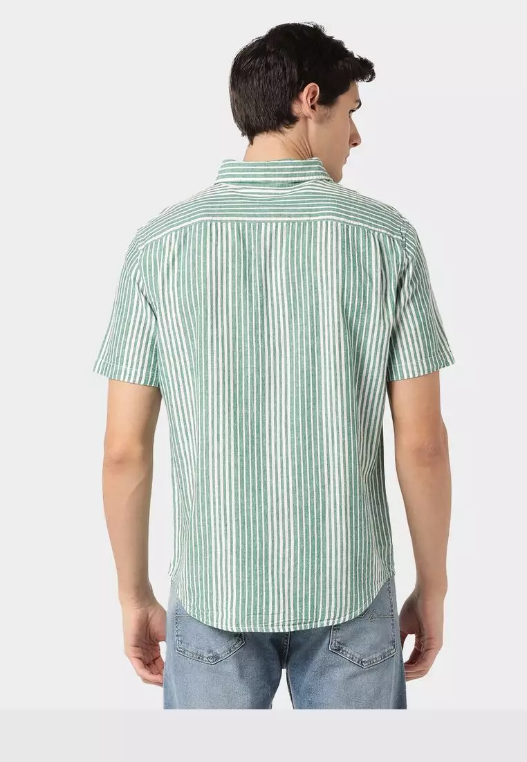 Buy Levi's Men's Short-Sleeve Classic Standard Fit Shirt 86627-0231 ...