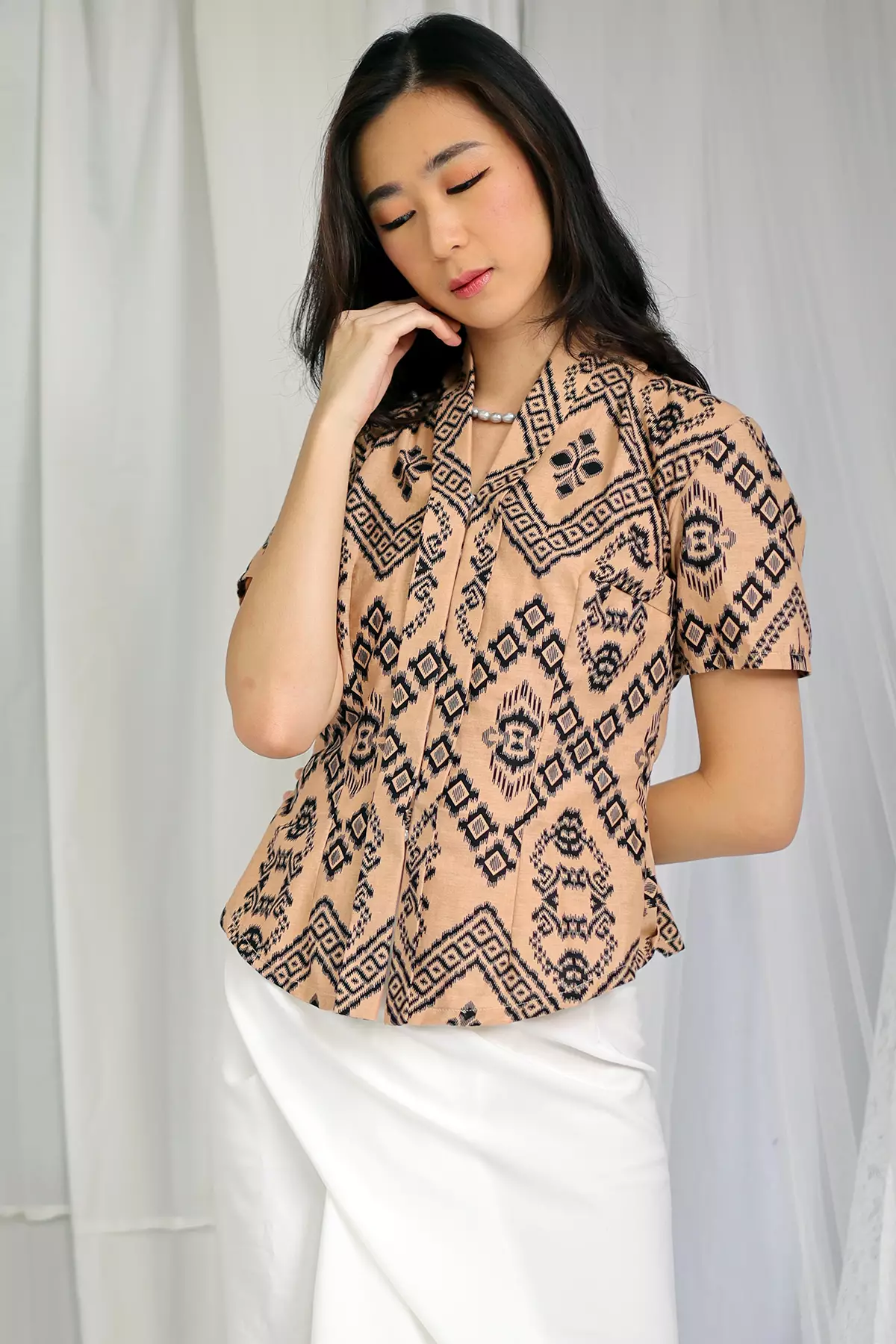 Jual DhieVine Batik Kuncup Ikat Beige Kebaya Batik Original 2025 ...