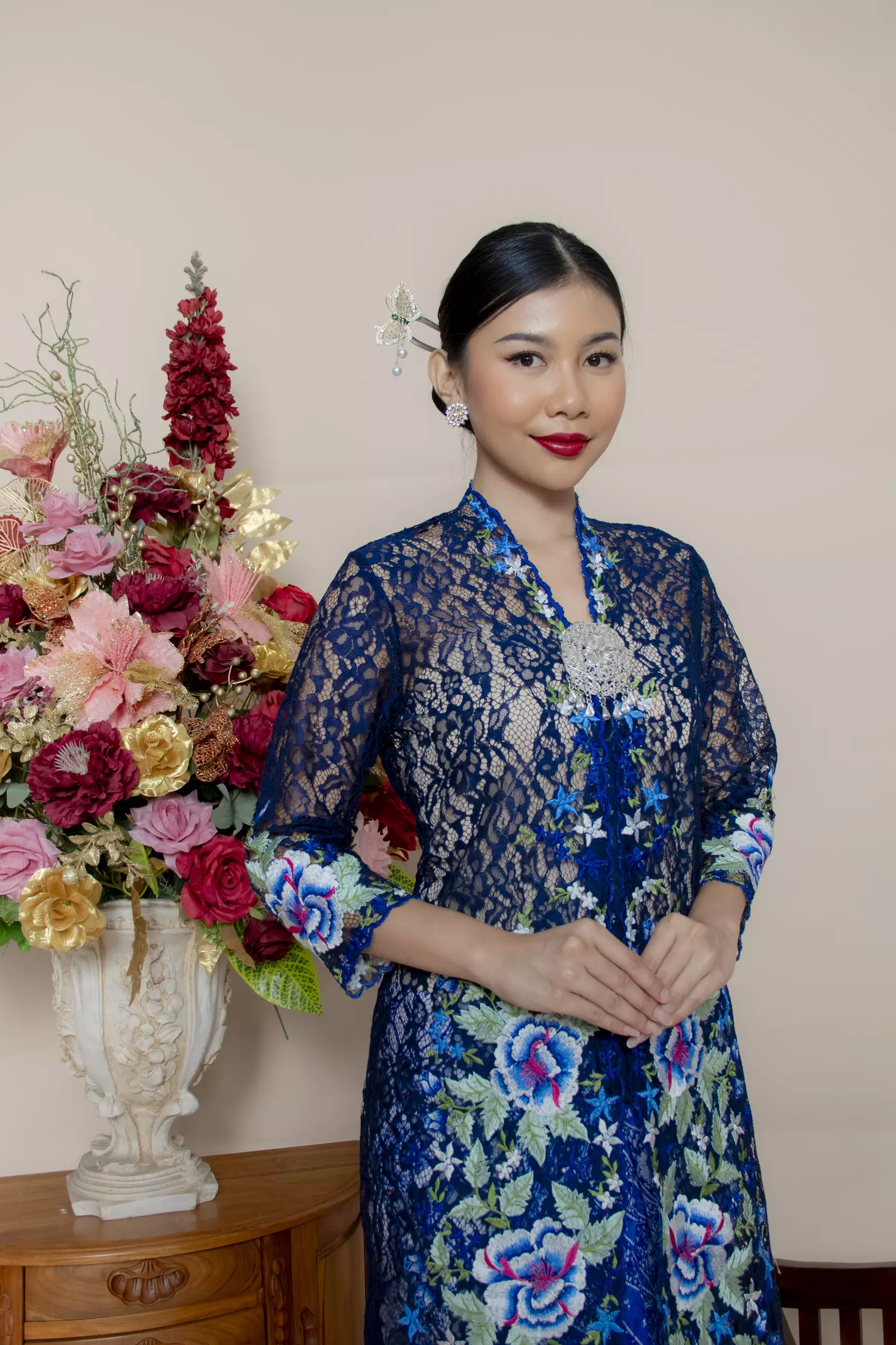 Jual Soraya Kebaya Kebaya Panjang Kupu Setaman Embroidery dalam warna ...