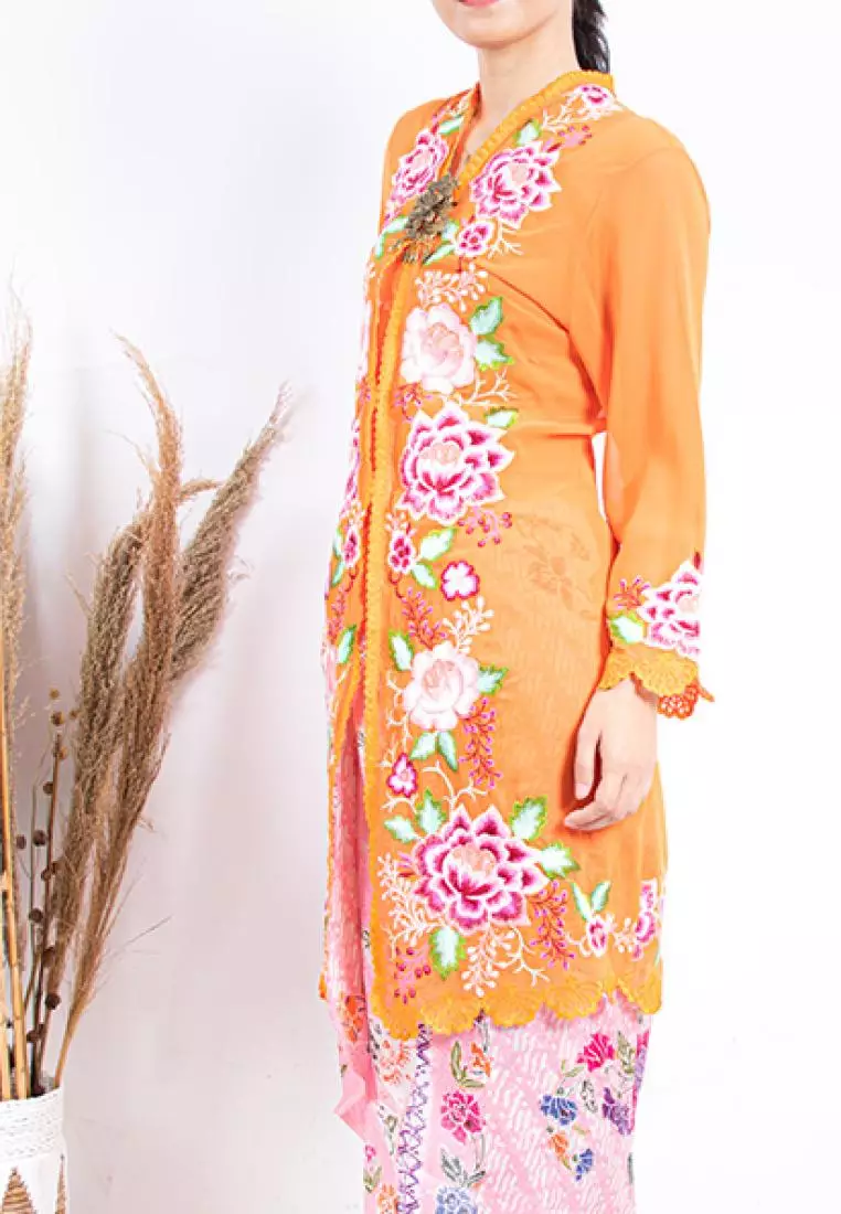 Jual Soraya Kebaya Long Kebaya Handmade Embroidery Original 2023 ...