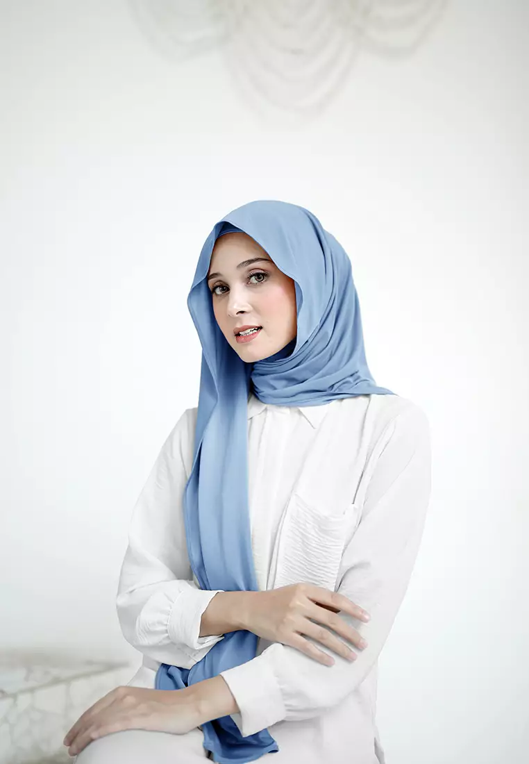Jual COTTON BEE Hijab Instan Pashmina Curve Leher Jersey - Delicate ...