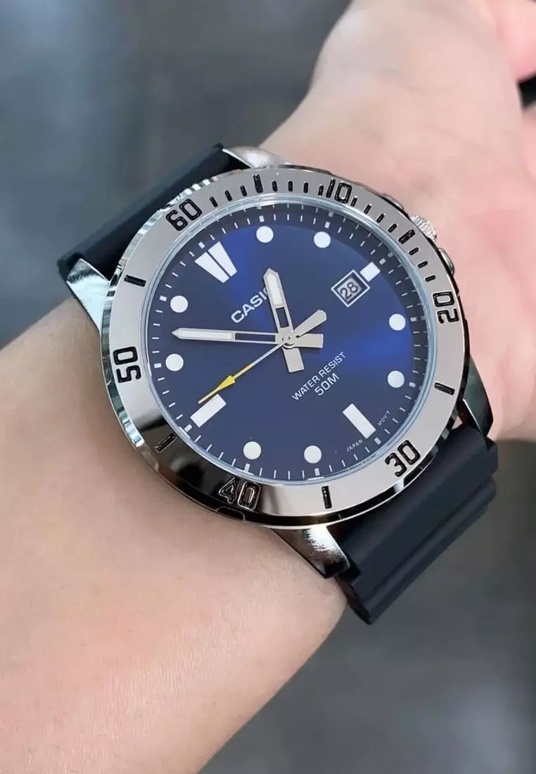 Buy Casio Men's Analog Watch MTP-VD01-2EV Blue Dial with Black Resin ...