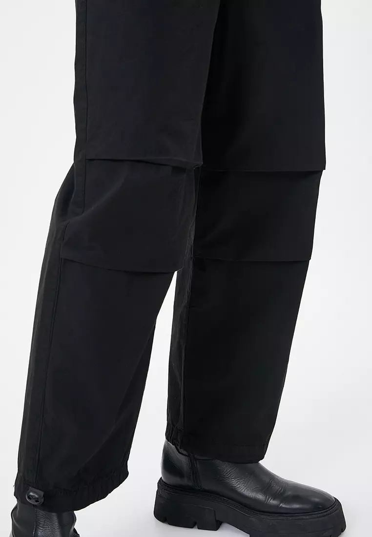 Jual KOTON Toggle Utility Parachute Pants Original 2025 | ZALORA ...