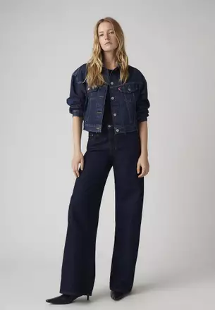 Levi's For Women | Exclusive Deals @ ZALORA SG